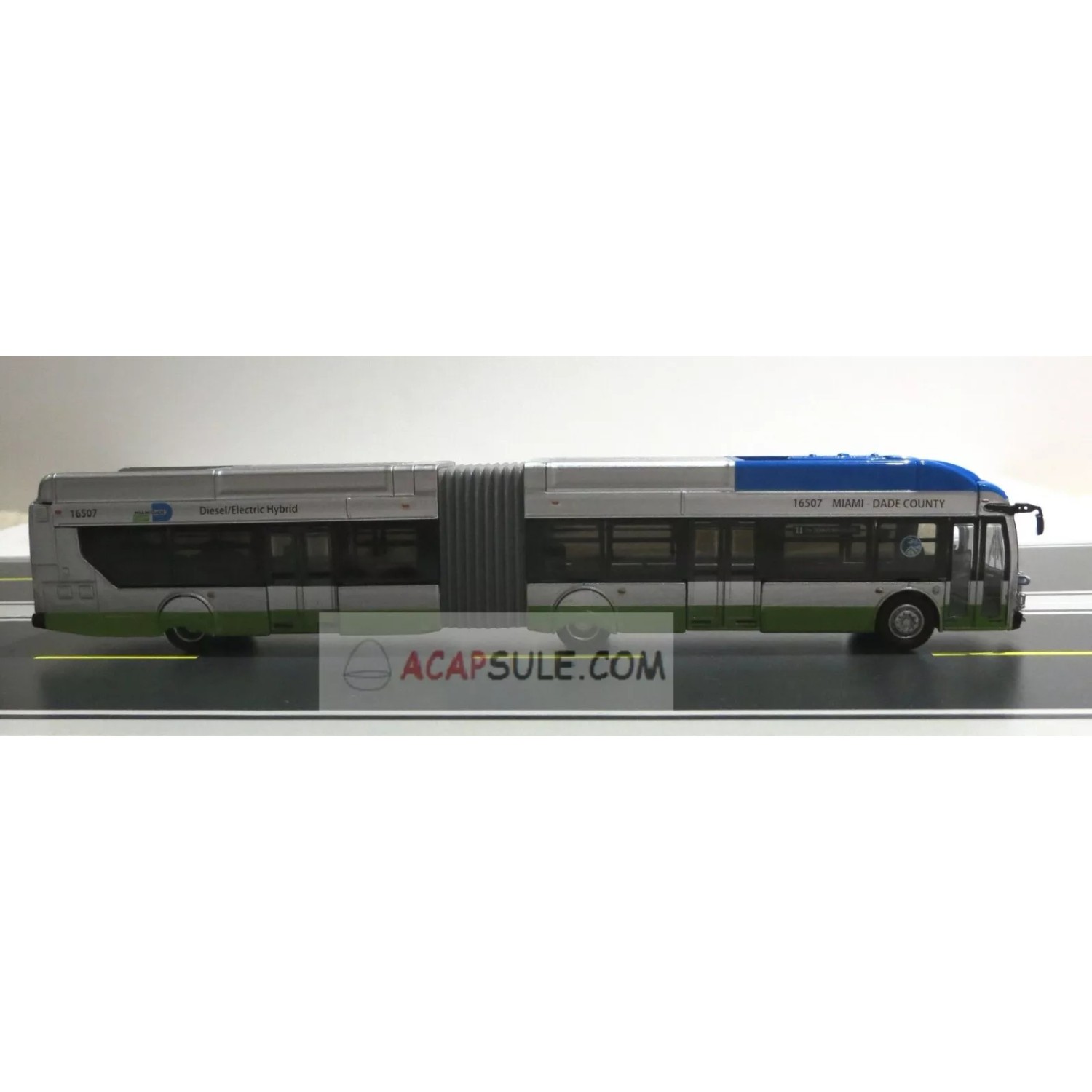 Iconic Replicas Miami Dade Rte 11 1/87 Scale New Flyer Xcelsior XN60 ...
